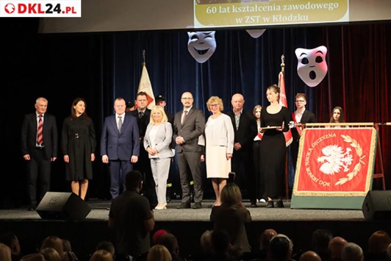KŁODZKO – 60-lecie ZST nr 1 podkreślone nadaniem nowego sztandaru | DKL24.pl - Aktualne ...